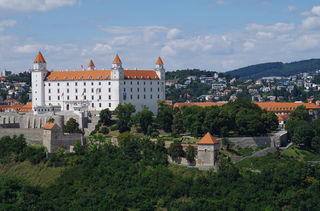 Reality, byty, domy, nehnuteľnosti na predaj a prenájom | Reality.sk